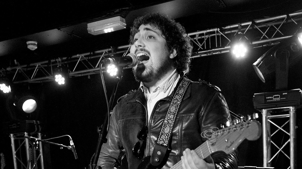 Tom Walker Showing his Craft in the Blues World